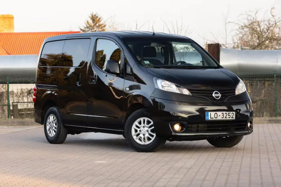 Черный Ниссан NV200 2012 в Елгава, объемом двигателя 1.50 л и пробегом 265 тыс. км за 4700 €, фото 1 на AUTOMOTO.COM.LV