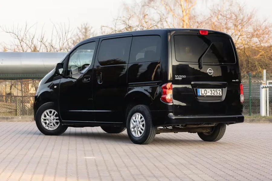 Черный Ниссан NV200 2012 в Елгава, объемом двигателя 1.50 л и пробегом 265 тыс. км за 4700 €, фото 4 на AUTOMOTO.COM.LV