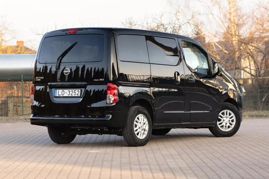 Черный Ниссан NV200 2012 в Елгава, объемом двигателя 1.50 л и пробегом 265 тыс. км за 4700 €, фото 5 на AUTOMOTO.COM.LV