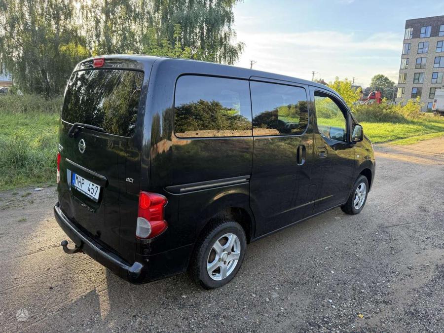 Black Nissan NV200 2012 in Kaunas, with an engine capacity of 1.46 L and mileage of 300 thousand km for 2999 €, photo 4 on AUTOMOTO.COM.LV