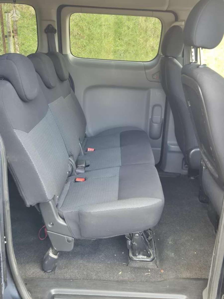 Blue Nissan NV200 2010 in Vilnius, with an engine capacity of 1.50 L and mileage of 265 thousand km for 3500 €, photo 8 on AUTOMOTO.COM.LV