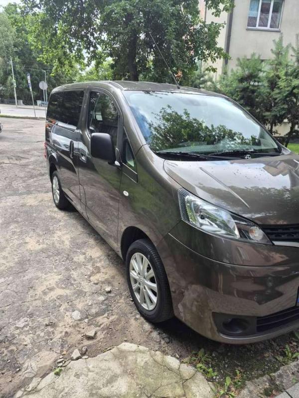 Brown Nissan NV200 2017 in Kaunas, with an engine capacity of 1.46 L and mileage of 75 thousand km for 12500 €, photo 3 on AUTOMOTO.COM.LV