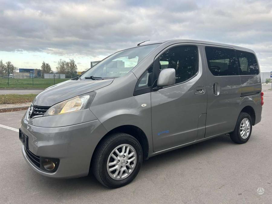 Grey Nissan NV200 2011 in Marijampole, with an engine capacity of 1.46 L and mileage of 147 thousand km for 4750 €, photo 5 on AUTOMOTO.COM.LV