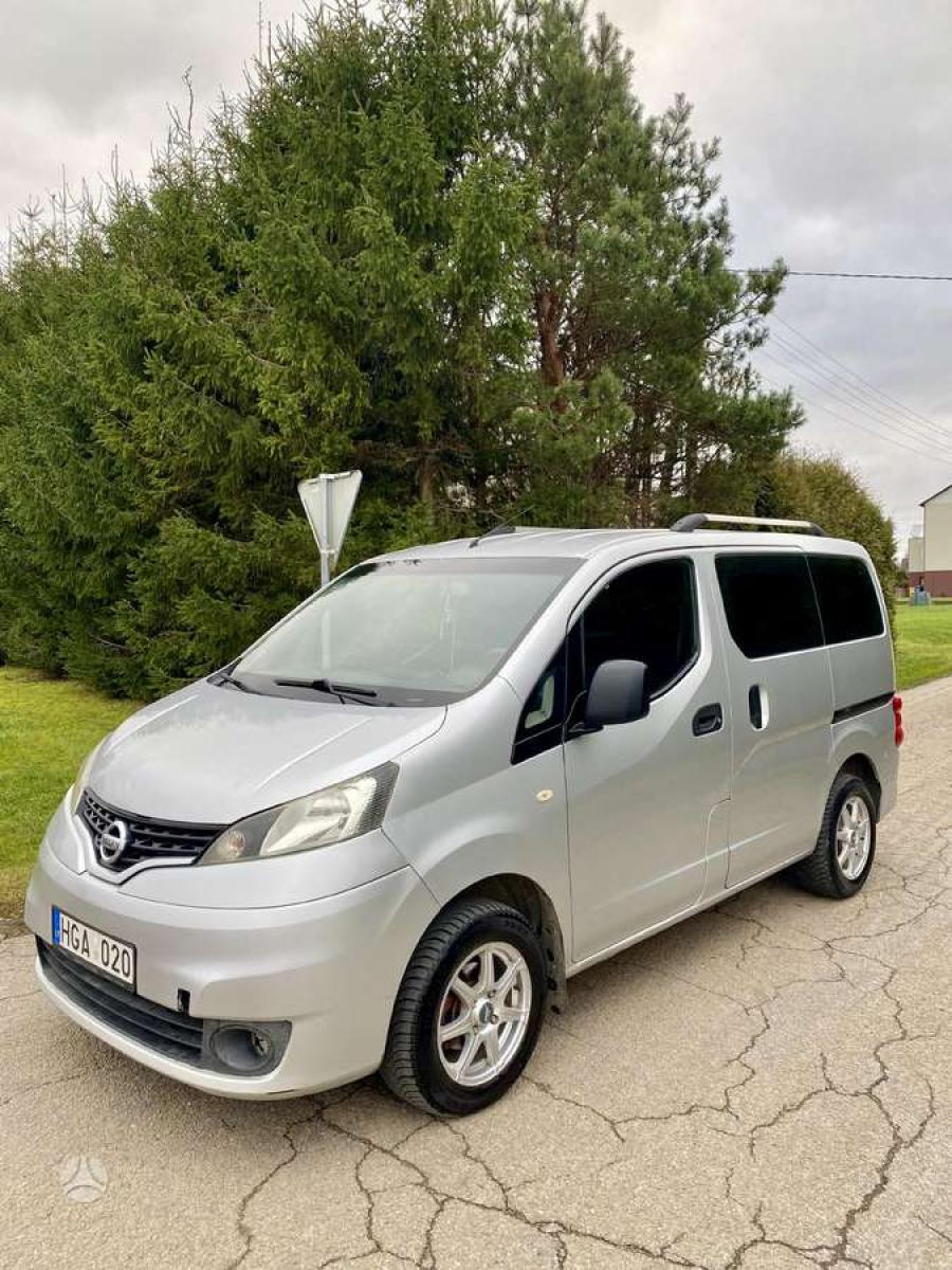 Grey Nissan NV200 2012 in Kelme, with an engine capacity of 1.50 L and mileage of 222 thousand km for 3350 €, photo 1 on AUTOMOTO.COM.LV