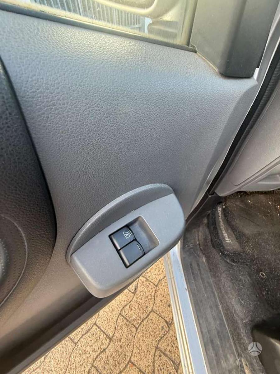 Pelēks Nissan NV200 2013 Šauļi, ar dzinēja tilpumu 1.50 L un nobraukumu 215 tūkst. km par 6500 €, foto 13 vietnē AUTOMOTO.COM.LV