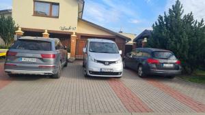 Pelēks Nissan NV200 2013 Šauļi, ar dzinēja tilpumu 1.50 L un nobraukumu 215 tūkst. km par 6500 €, foto 15 vietnē AUTOMOTO.COM.LV