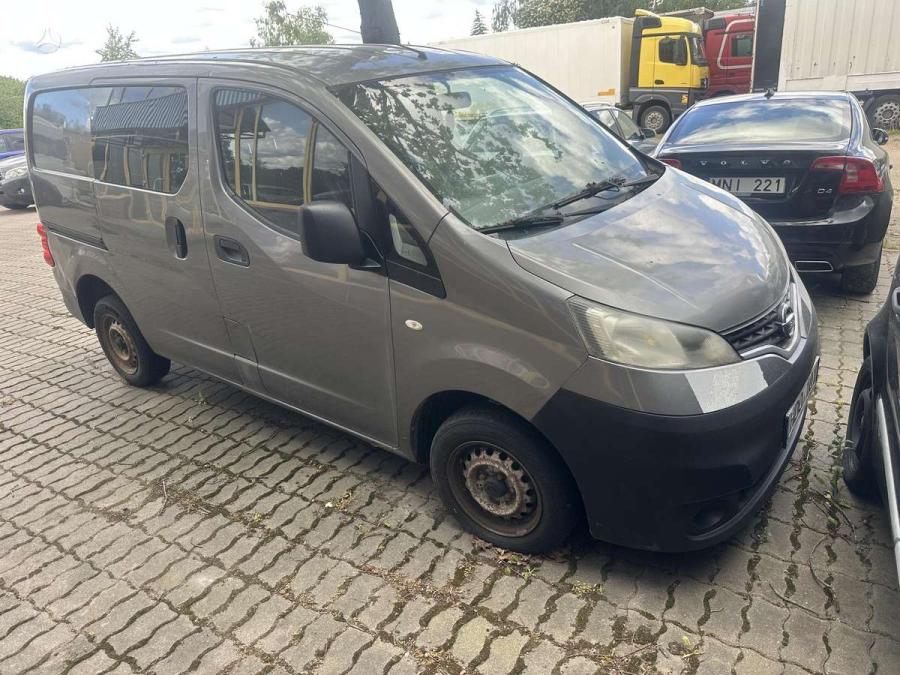 Pelēks Nissan NV200 2013 Alīta, ar dzinēja tilpumu 1.50 L un nobraukumu 260 tūkst. km par 1400 €, foto 3 vietnē AUTOMOTO.COM.LV