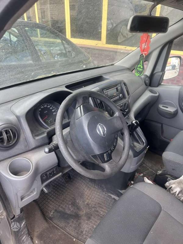 Nissan NV200 2013 AlÄ«ta vietnÄ PelÄks Nissan NV200 2013 AlÄ«ta, ar dzinÄja tilpumu 1.50 L un nobraukumu 260 tÅ«kst. km par 1400 ā¬, foto 5 vietnÄ AUTOMOTO.COM.LV