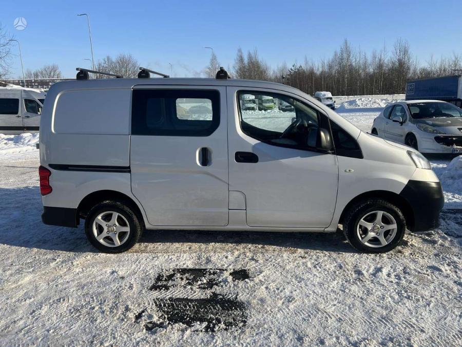 Grey Nissan NV200 2014 in Telschi, with an engine capacity of 1.46 L and mileage of 132 thousand km for 4200 €, photo 4 on AUTOMOTO.COM.LV