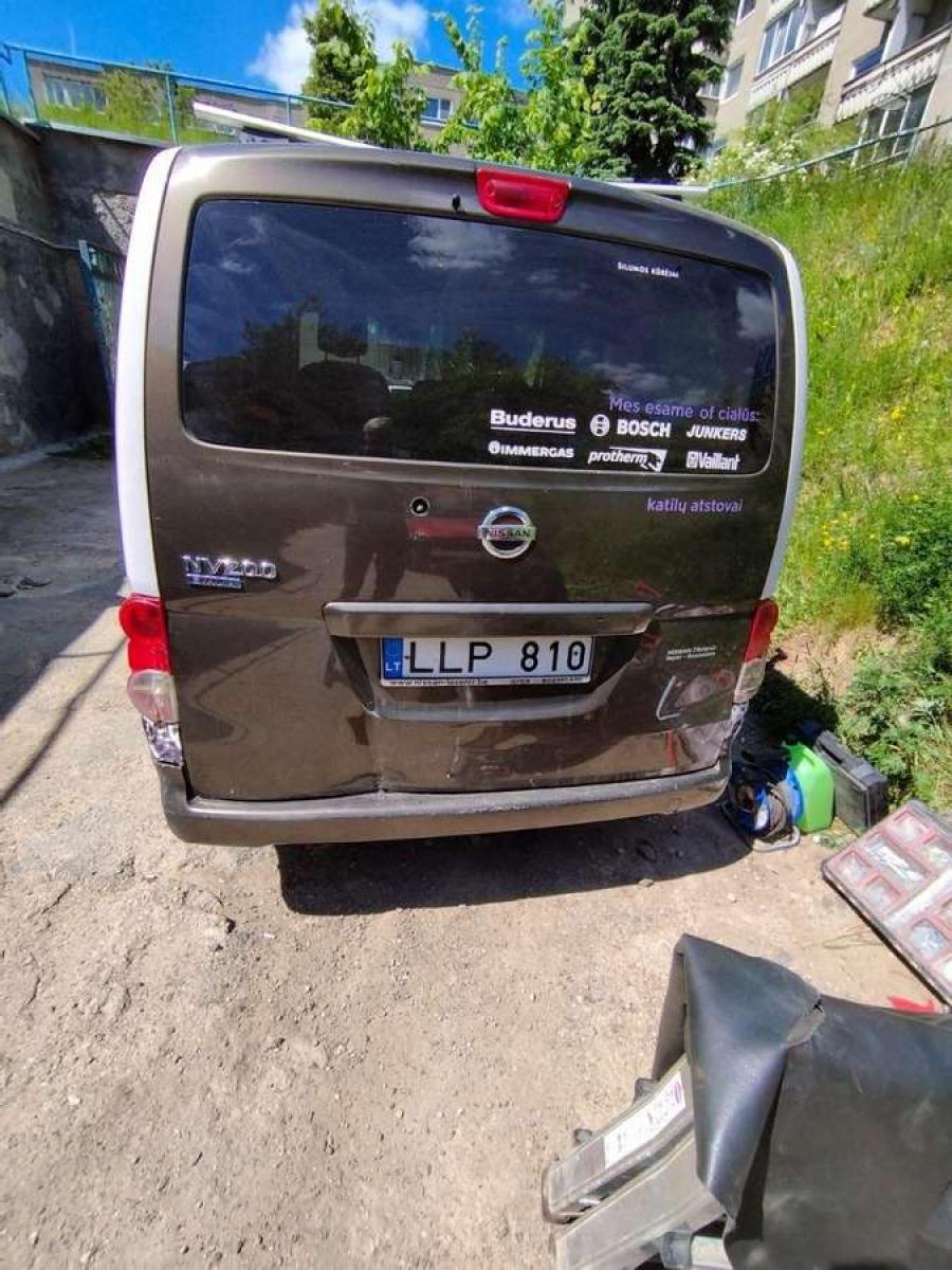 Pelēks Nissan NV200 2016 Viļņa, ar dzinēja tilpumu 1.60 L un nobraukumu 248 tūkst. km par 3800 €, foto 5 vietnē AUTOMOTO.COM.LV