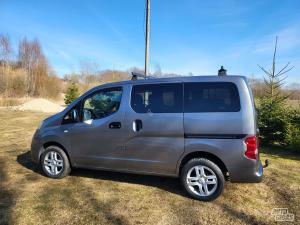 Pelēks Nissan NV200 2013 Šauļi, ar dzinēja tilpumu 1.50 L un nobraukumu 202 tūkst. km par 5300 €, foto 5 vietnē AUTOMOTO.COM.LV