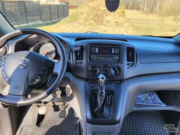 Pelēks Nissan NV200 2013 Šauļi, ar dzinēja tilpumu 1.50 L un nobraukumu 202 tūkst. km par 5300 €, foto 8 vietnē AUTOMOTO.COM.LV
