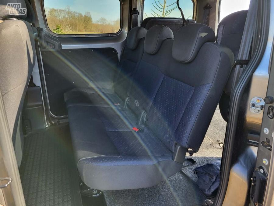 Pelēks Nissan NV200 2013 Šauļi, ar dzinēja tilpumu 1.50 L un nobraukumu 202 tūkst. km par 5300 €, foto 12 vietnē AUTOMOTO.COM.LV
