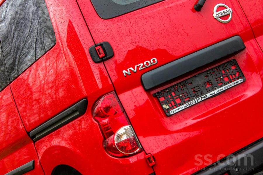 Red Nissan NV200 2011 in Jelgava, with an engine capacity of 1.50 L and mileage of 210 thousand km for 7496 €, photo 18 on AUTOMOTO.COM.LV