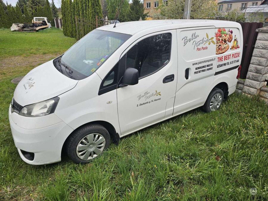 White Nissan NV200 2014 in Kaunas, with an engine capacity of 1.46 L and mileage of 180 thousand km for 5000 €, photo 1 on AUTOMOTO.COM.LV