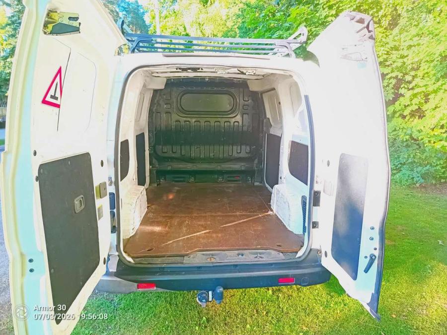 Balts Nissan NV200 2015 Viļņa, ar dzinēja tilpumu 1.46 L un nobraukumu 190 tūkst. km par 4800 €, foto 8 vietnē AUTOMOTO.COM.LV
