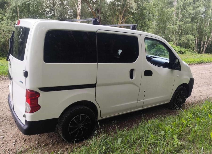 Белый Ниссан NV200 2015 в Шяуляй, объемом двигателя 1.50 л и пробегом 268 тыс. км за 5350 €, фото 4 на AUTOMOTO.COM.LV
