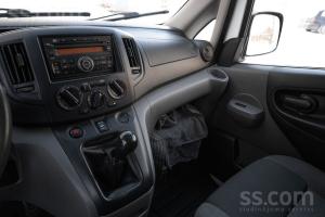 White Nissan NV200 2010 in Jelgava, with an engine capacity of 1.50 L and mileage of 299 thousand km for 2900 €, photo 9 on AUTOMOTO.COM.LV