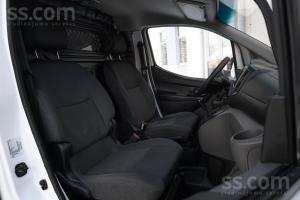 White Nissan NV200 2010 in Jelgava, with an engine capacity of 1.50 L and mileage of 299 thousand km for 2900 €, photo 12 on AUTOMOTO.COM.LV