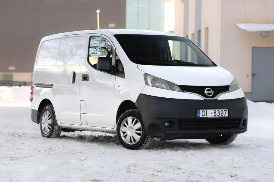Белый Ниссан NV200 2010 в Елгава, объемом двигателя 1.50 л и пробегом 299 тыс. км за 2900 €, фото 3 на AUTOMOTO.COM.LV