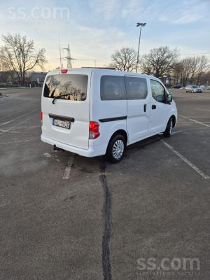 White Nissan NV200 2011 in Riga, with an engine capacity of 1.50 L and mileage of 157 thousand km for 4200 €, photo 4 on AUTOMOTO.COM.LV