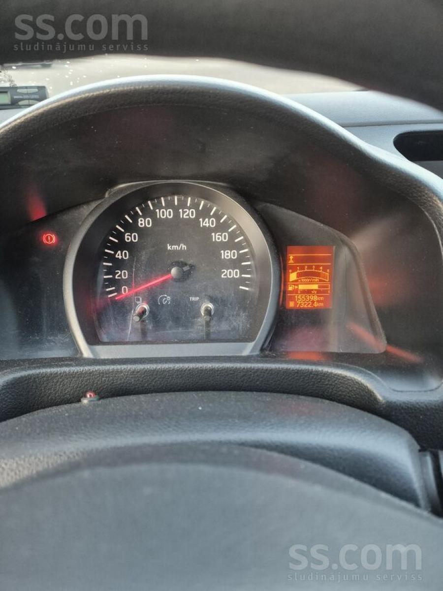 White Nissan NV200 2011 in Riga, with an engine capacity of 1.50 L and mileage of 157 thousand km for 4200 €, photo 8 on AUTOMOTO.COM.LV