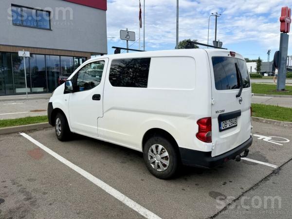 White Nissan NV200 2011 in Riga, with an engine capacity of 1.50 L and mileage of 250 thousand km for 3500 €, photo 2 on AUTOMOTO.COM.LV