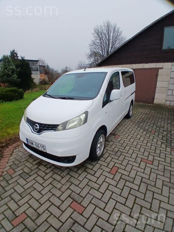 White Nissan NV200 2012 in Jekabpils, with an engine capacity of 1.50 L and mileage of 288 thousand km for 4800 €, photo 1 on AUTOMOTO.COM.LV