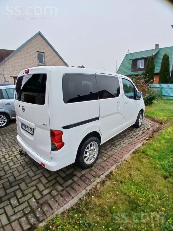 White Nissan NV200 2012 in Jekabpils, with an engine capacity of 1.50 L and mileage of 288 thousand km for 4800 €, photo 5 on AUTOMOTO.COM.LV