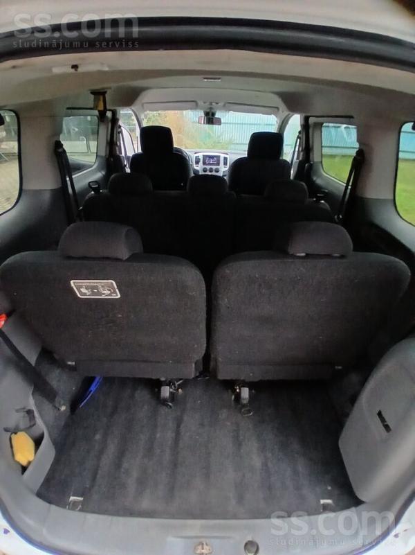 White Nissan NV200 2012 in Jekabpils, with an engine capacity of 1.50 L and mileage of 288 thousand km for 4800 €, photo 6 on AUTOMOTO.COM.LV