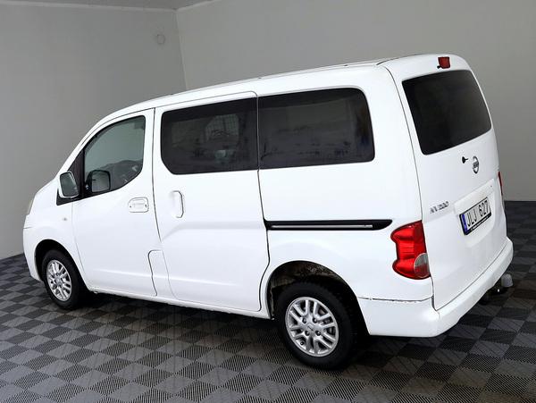 Белый Ниссан NV200 2013 в Таллин, объемом двигателя 1.50 л и пробегом 407 тыс. км за 1299 €, фото 4 на AUTOMOTO.COM.LV