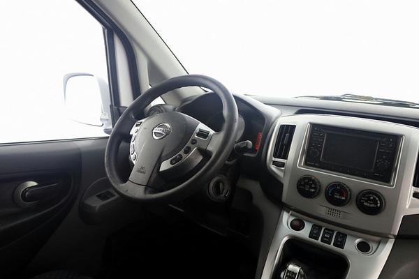 Белый Ниссан NV200 2013 в Таллин, объемом двигателя 1.50 л и пробегом 407 тыс. км за 1299 €, фото 5 на AUTOMOTO.COM.LV