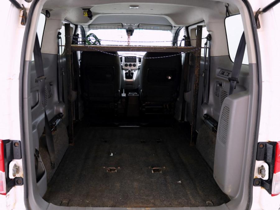 Balts Nissan NV200 2013 Tallina, ar dzinēja tilpumu 1.50 L un nobraukumu 407 tūkst. km par 1299 €, foto 9 vietnē AUTOMOTO.COM.LV