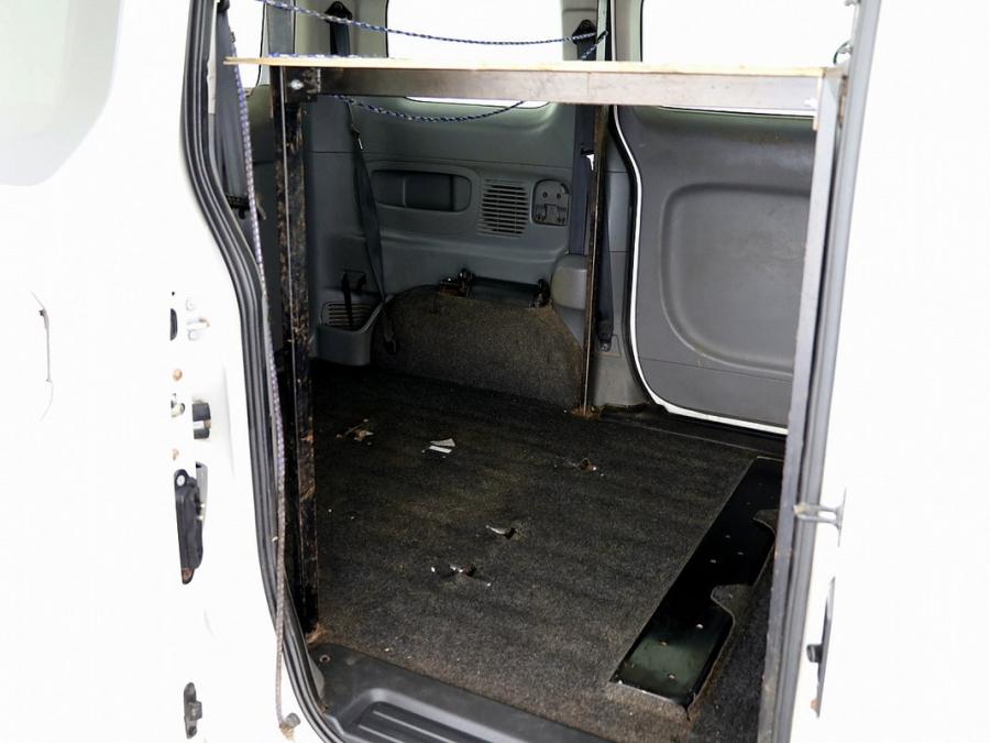 Balts Nissan NV200 2013 Tallina, ar dzinēja tilpumu 1.50 L un nobraukumu 407 tūkst. km par 1299 €, foto 16 vietnē AUTOMOTO.COM.LV