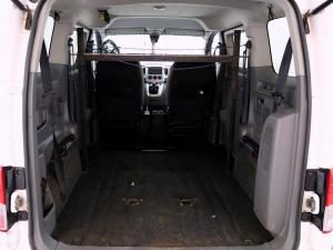 Balts Nissan NV200 2013 Tallina, ar dzinēja tilpumu 1.50 L un nobraukumu 407 tūkst. km par 1299 €, foto 17 vietnē AUTOMOTO.COM.LV
