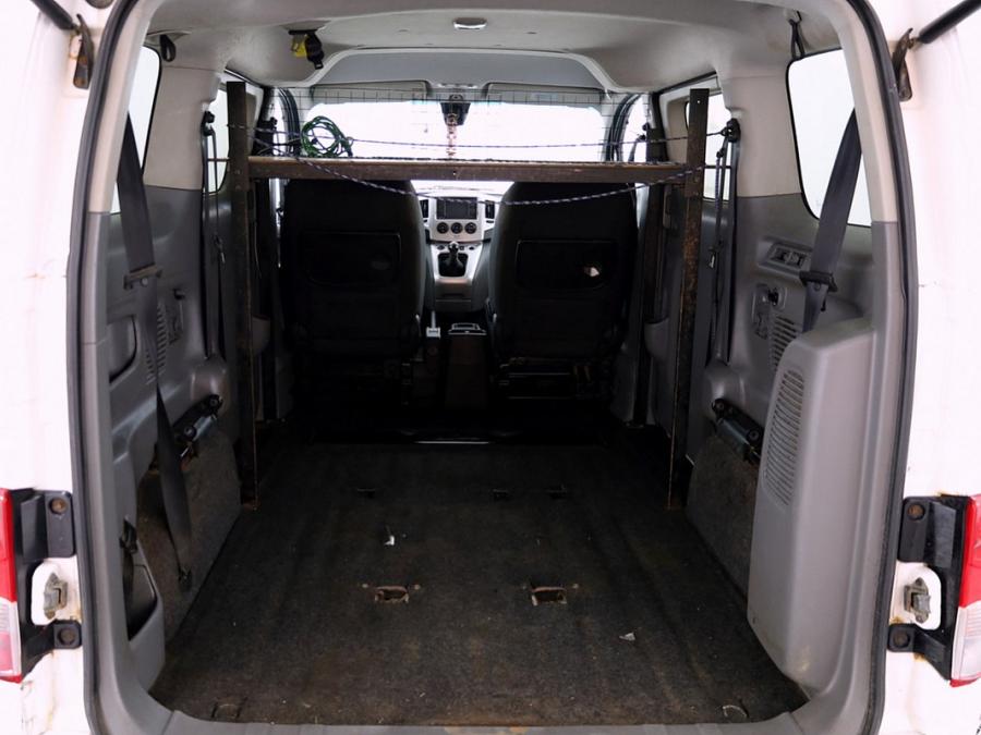 Balts Nissan NV200 2013 Tallina, ar dzinēja tilpumu 1.50 L un nobraukumu 407 tūkst. km par 1299 €, foto 17 vietnē AUTOMOTO.COM.LV