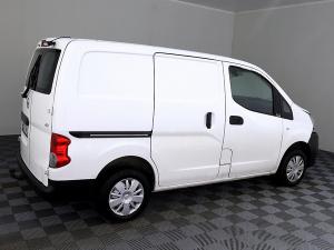 Белый Ниссан NV200 2014 в Таллин, объемом двигателя 1.50 л и пробегом 256 тыс. км за 1199 €, фото 4 на AUTOMOTO.COM.LV