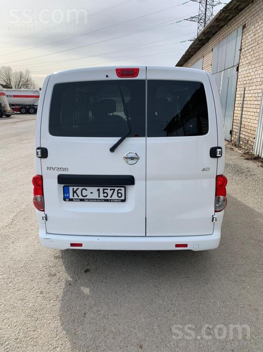 Balts Nissan NV200 2015 Saldus, ar dzinēja tilpumu 1.50 L un nobraukumu 178 tūkst. km par 3900 €, foto 4 vietnē AUTOMOTO.COM.LV