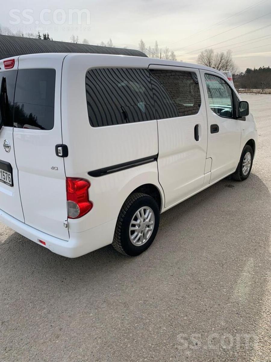 Balts Nissan NV200 2015 Saldus, ar dzinēja tilpumu 1.50 L un nobraukumu 178 tūkst. km par 3900 €, foto 5 vietnē AUTOMOTO.COM.LV