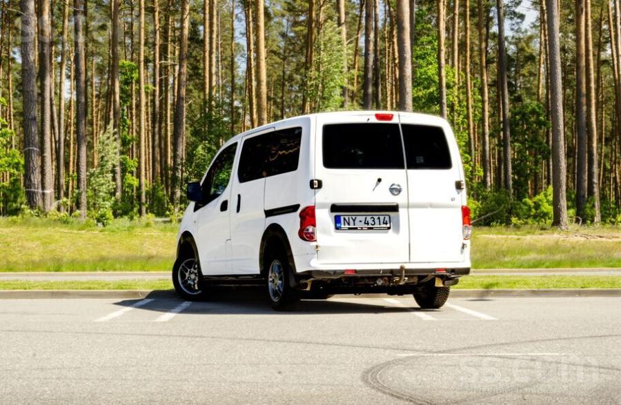 Balts Nissan NV200 2015 Rīga, ar dzinēja tilpumu 1.50 L un nobraukumu 209 tūkst. km par 4690 €, foto 9 vietnē AUTOMOTO.COM.LV