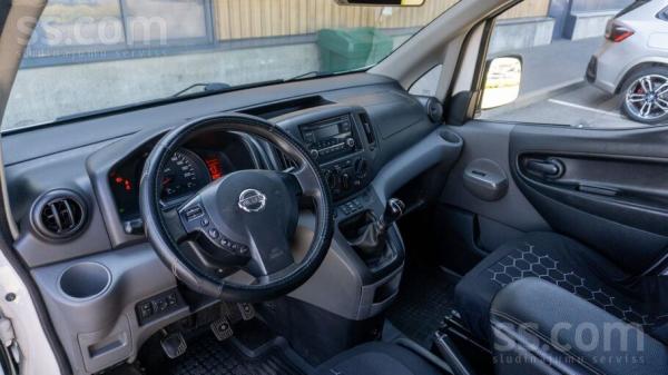 White Nissan NV200 2015 in Riga, with an engine capacity of 1.50 L and mileage of 209 thousand km for 4690 €, photo 10 on AUTOMOTO.COM.LV
