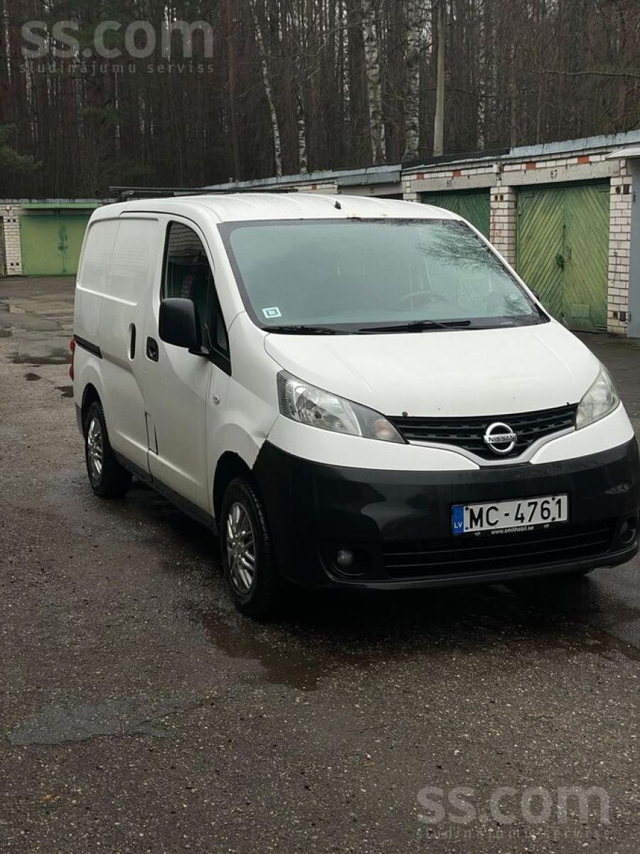 White Nissan NV200 2011 in Riga, with an engine capacity of 1.50 L and mileage of 347 thousand km for 1400 €, photo 1 on AUTOMOTO.COM.LV