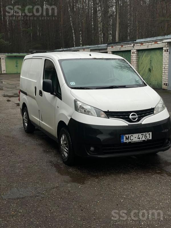 White Nissan NV200 2011 in Riga, with an engine capacity of 1.50 L and mileage of 347 thousand km for 1400 €, photo 1 on AUTOMOTO.COM.LV