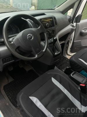White Nissan NV200 2011 in Riga, with an engine capacity of 1.50 L and mileage of 347 thousand km for 1400 €, photo 6 on AUTOMOTO.COM.LV
