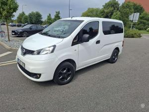White Nissan NV200 2012 in Vilnius, with an engine capacity of 1.46 L and mileage of 410 thousand km for 2500 €, photo 3 on AUTOMOTO.COM.LV