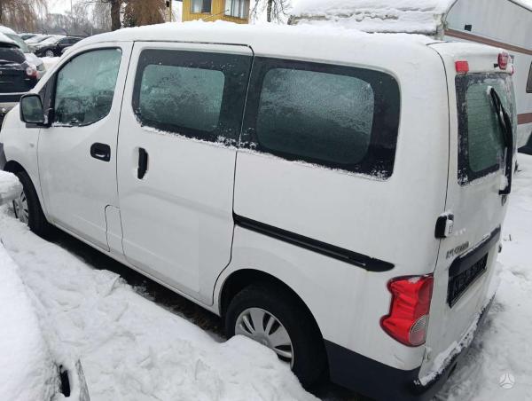 Balts Nissan NV200 2014 Marijampole, ar dzinēja tilpumu 1.46 L un nobraukumu 274 tūkst. km par 3950 €, foto 6 vietnē AUTOMOTO.COM.LV