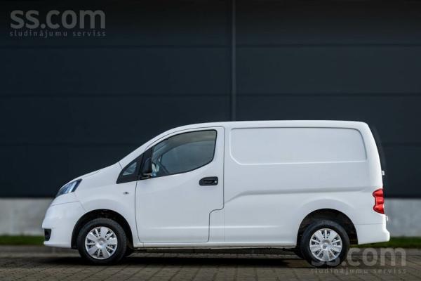 White Nissan NV200 2019 in Riga, with an engine capacity of 1.50 L and mileage of 132 thousand km for 7990 €, photo 4 on AUTOMOTO.COM.LV