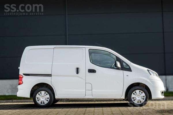 White Nissan NV200 2019 in Riga, with an engine capacity of 1.50 L and mileage of 132 thousand km for 7990 €, photo 5 on AUTOMOTO.COM.LV