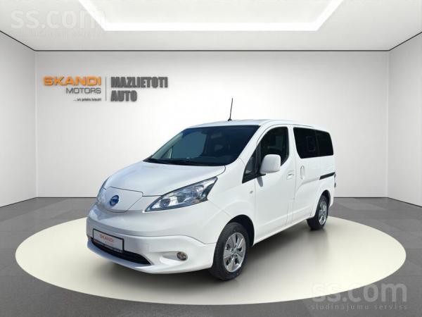 White Nissan NV200 2020 in Riga, with an engine capacity of 1.50 L and mileage of 30 thousand km for 19990 €, photo 1 on AUTOMOTO.COM.LV