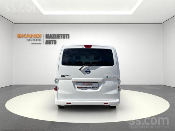 White Nissan NV200 2020 in Riga, with an engine capacity of 1.50 L and mileage of 30 thousand km for 19990 €, photo 4 on AUTOMOTO.COM.LV